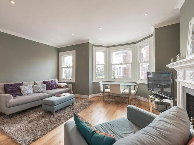 3 bedroom flat to rent