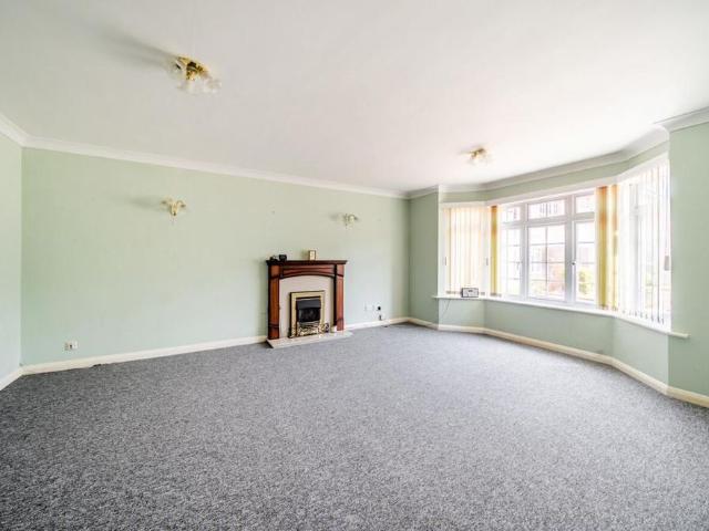 3 bedroom flat to rent