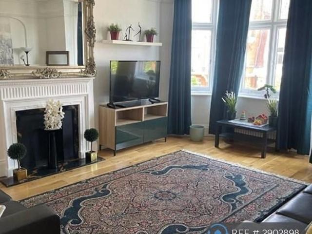 3 bedroom flat to rent