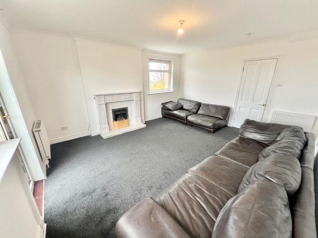 3 bedroom flat to rent
