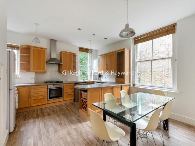 3 bedroom flat to rent