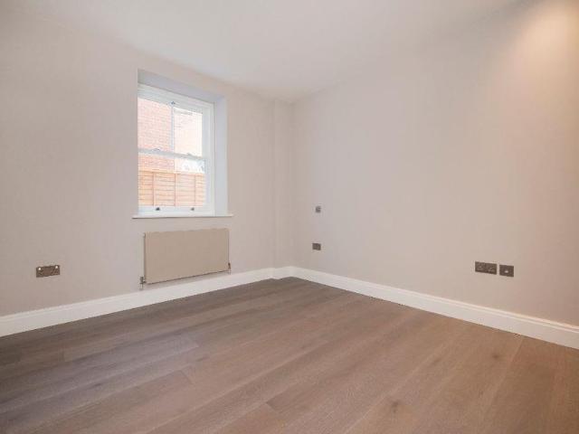 3 bedroom flat to rent