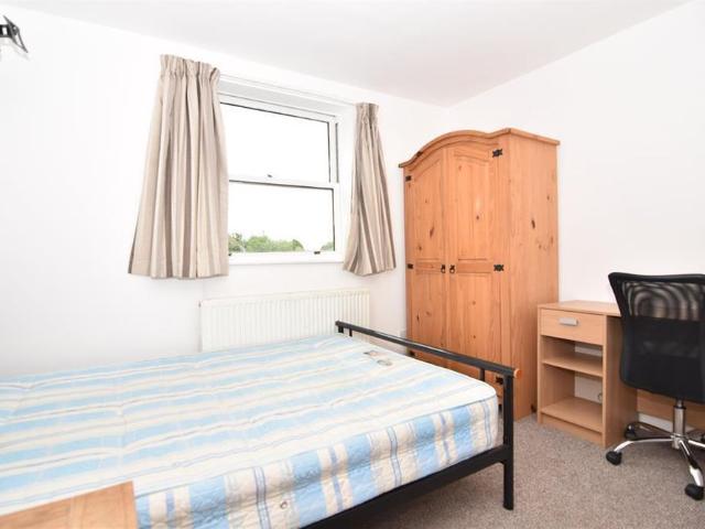 3 bedroom flat to rent