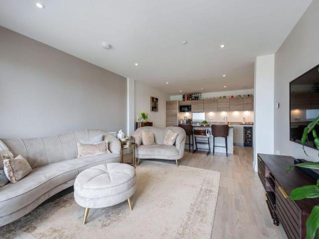 3 bedroom flat to rent