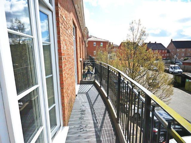 3 bedroom flat to rent