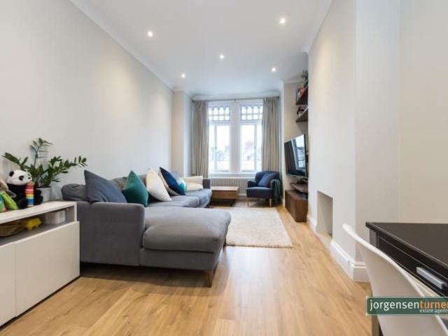 3 bedroom flat to rent
