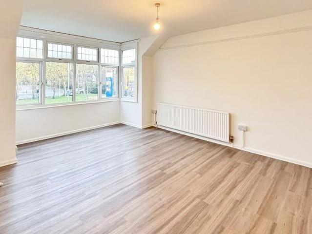 3 bedroom flat to rent