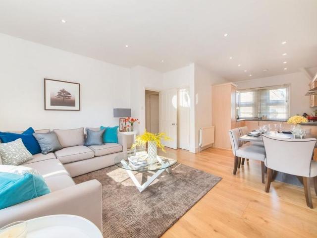 3 bedroom flat to rent
