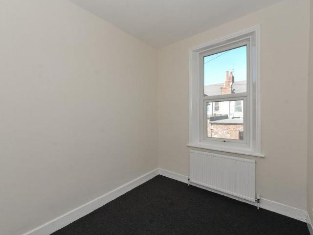 3 bedroom flat to rent