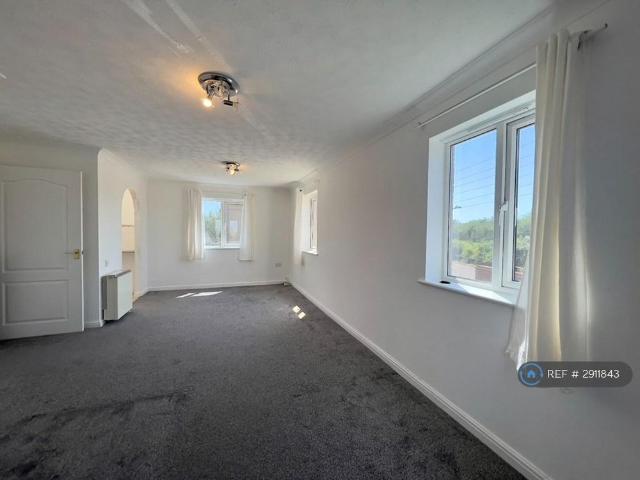 3 bedroom flat to rent