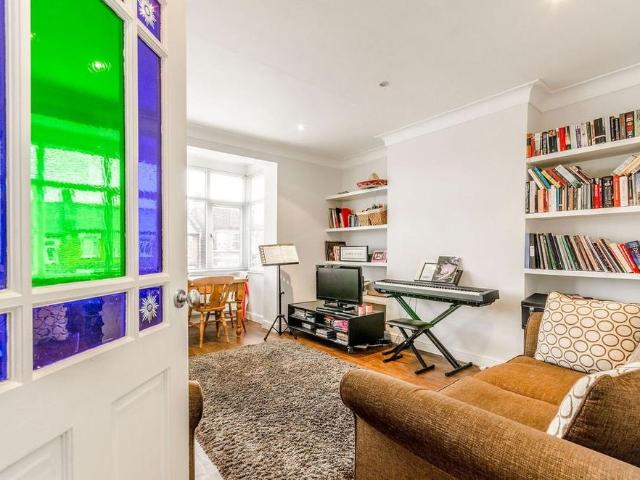 3 bedroom flat to rent