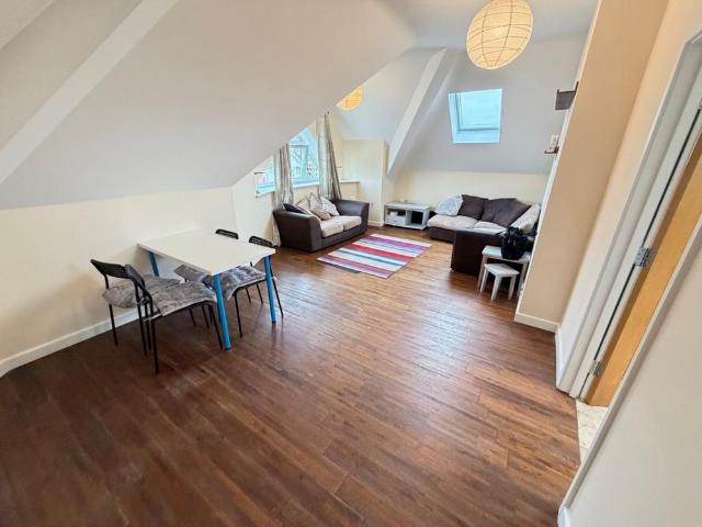 3 bedroom flat to rent