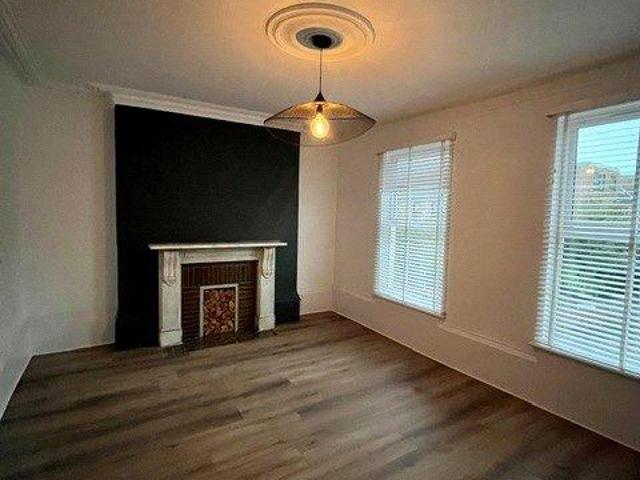 3 bedroom flat to rent