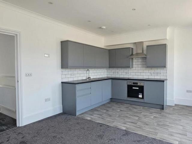 3 bedroom flat to rent