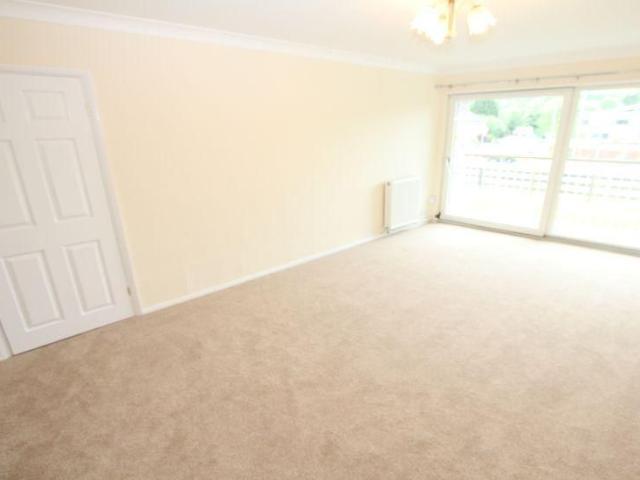 3 bedroom flat to rent