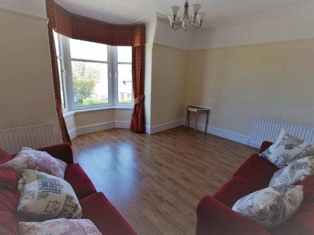 3 bedroom flat to rent