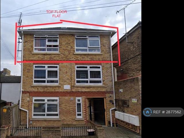 3 bedroom flat to rent