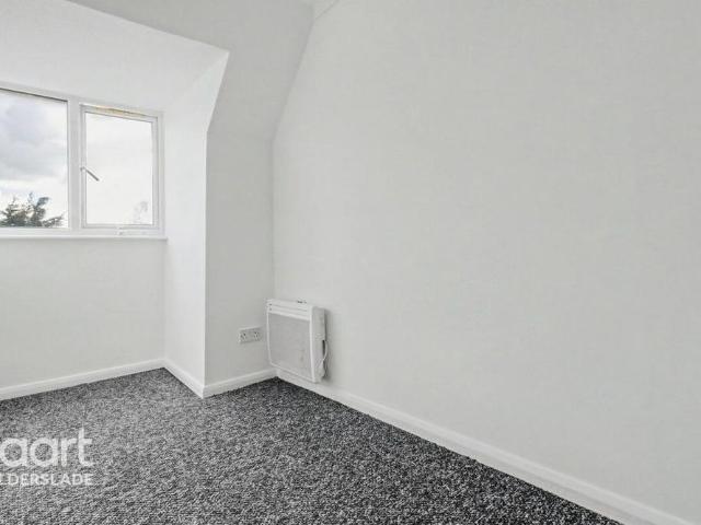 3 bedroom flat to rent