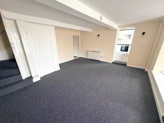 3 bedroom flat to rent