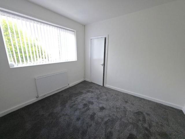 3 bedroom flat to rent