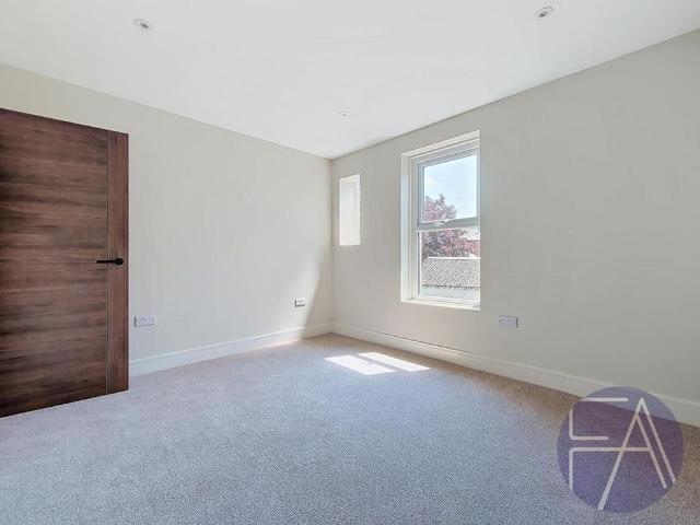 3 bedroom flat to rent