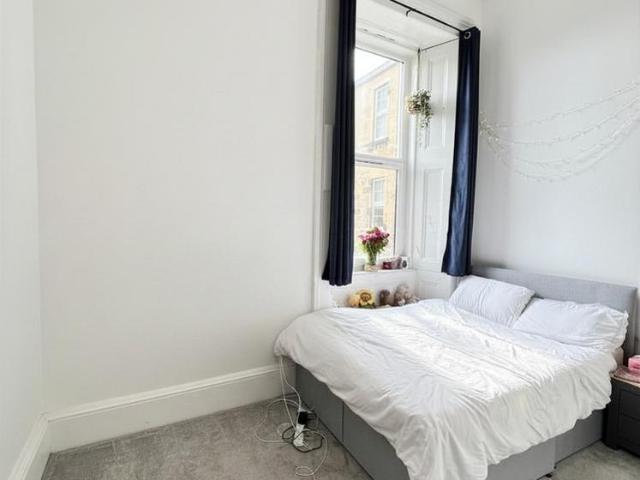 3 bedroom flat to rent