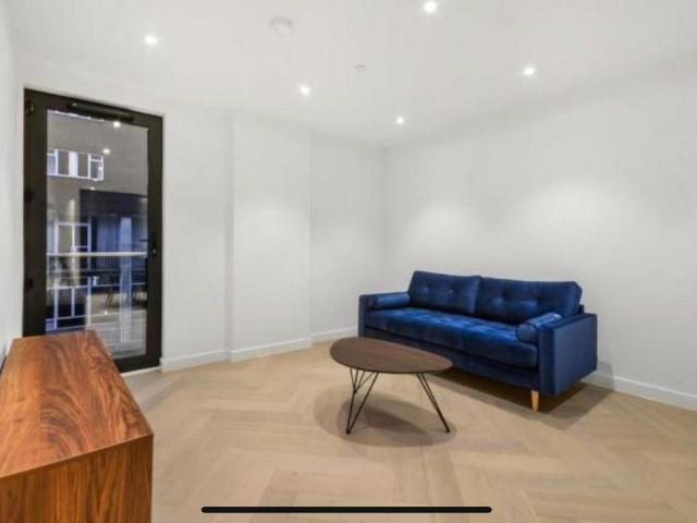 3 bedroom flat to rent