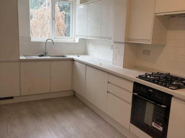3 bedroom flat to rent