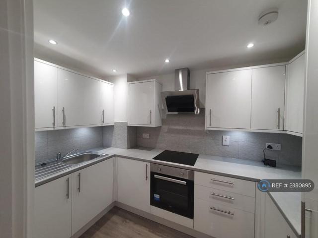 3 bedroom flat to rent