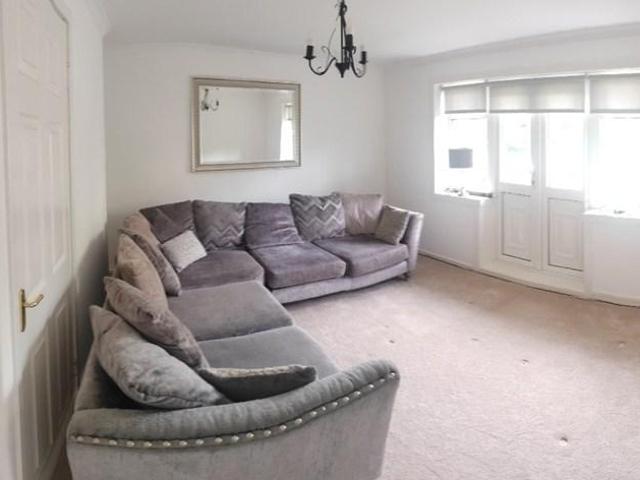 3 bedroom flat to rent