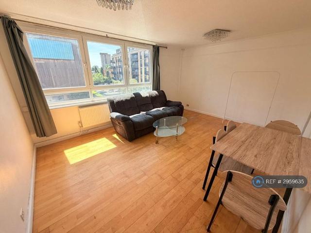 3 bedroom flat to rent