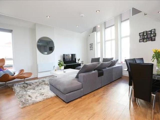 3 bedroom flat to rent