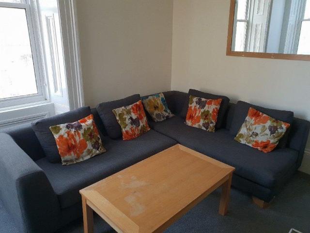 3 bedroom flat to rent