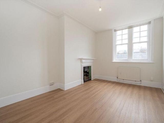 3 bedroom flat to rent