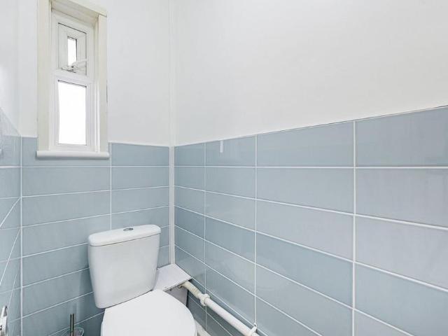 3 bedroom flat to rent