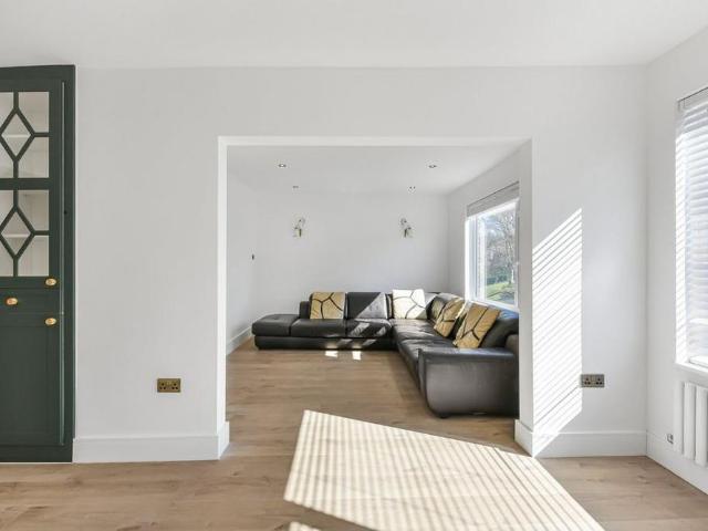 3 bedroom flat to rent