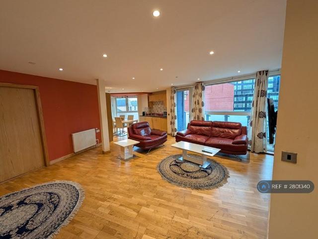 3 bedroom flat to rent
