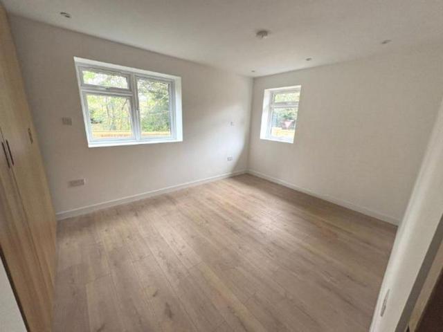 3 bedroom flat to rent