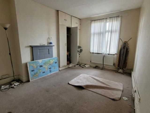 3 bedroom flat to rent