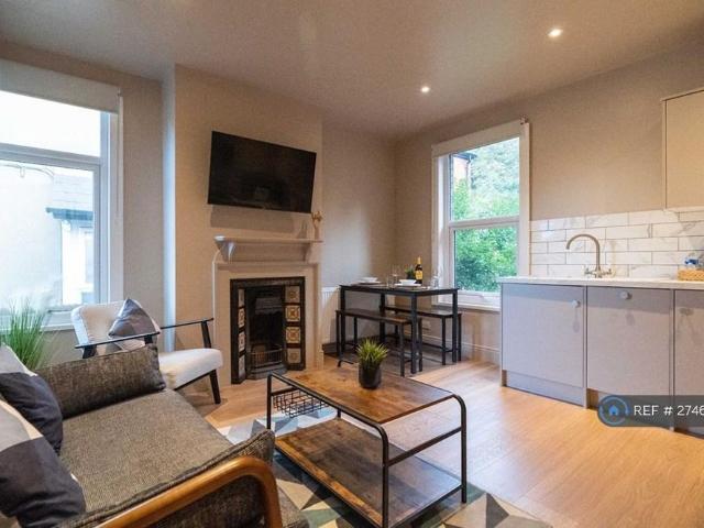 3 bedroom flat to rent