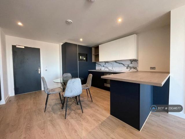 3 bedroom flat to rent