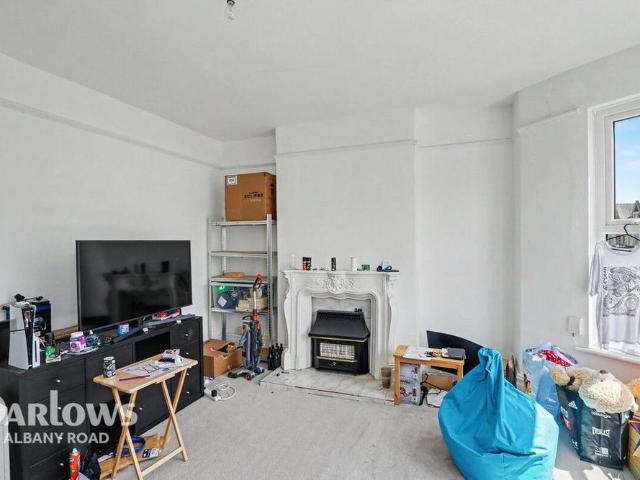 3 bedroom flat to rent