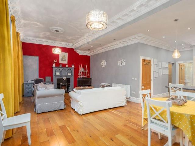 3 bedroom flat to rent