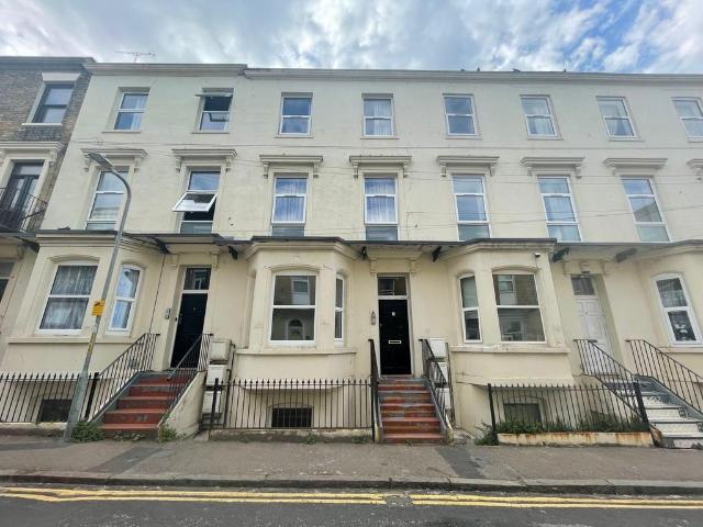 3 bedroom flat to rent