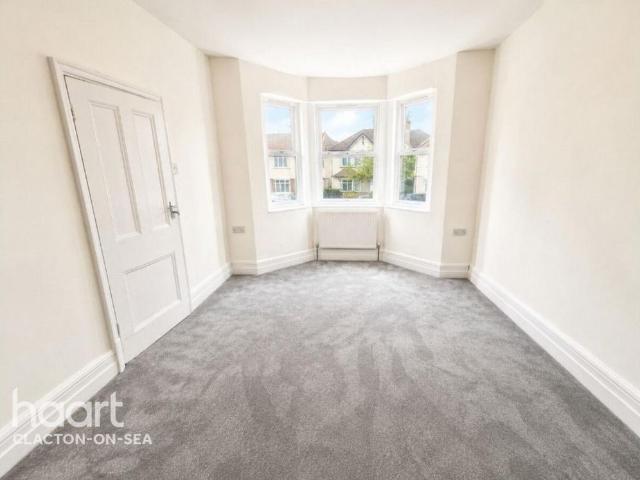 3 bedroom flat to rent
