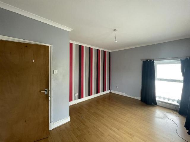 3 bedroom flat to rent
