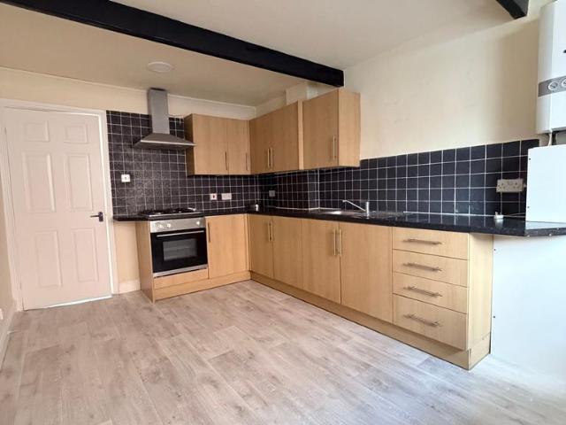 3 bedroom flat to rent