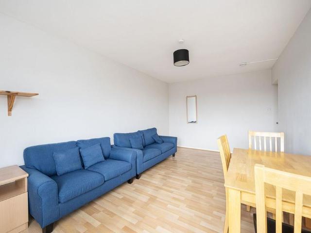 3 bedroom flat to rent