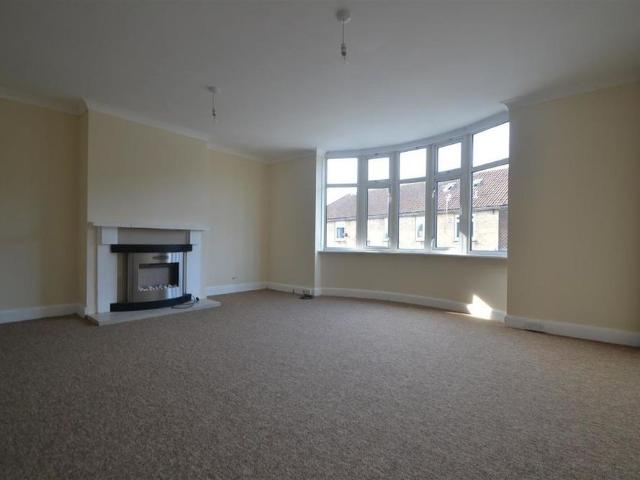 3 bedroom flat to rent