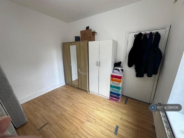 3 bedroom flat to rent